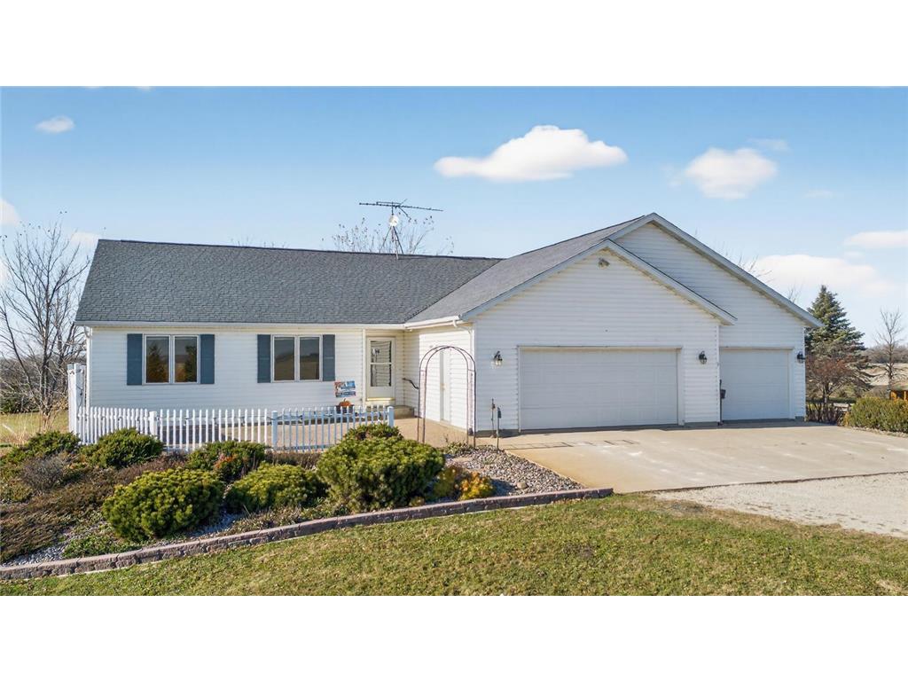 59879 185th Avenue, Dodge Center, MN, 55927 | MLS: 6816131 | Edina Realty