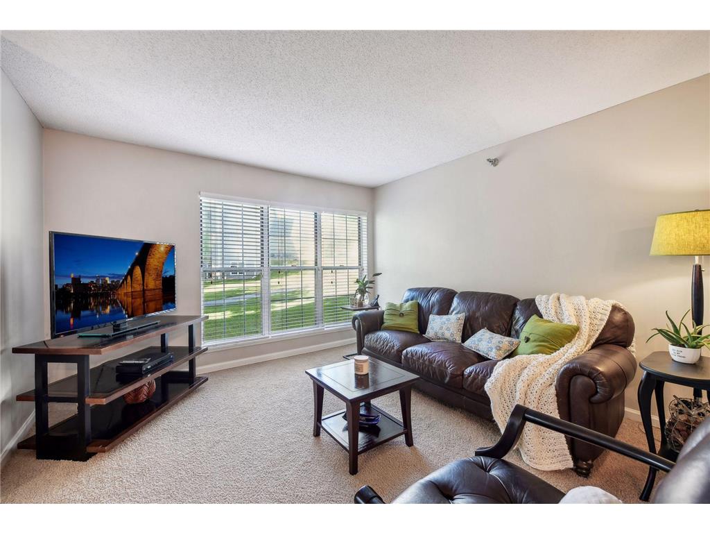5988 Chasewood Parkway #4, Minnetonka, MN, 55343 | MLS: 6561686 | Edina ...