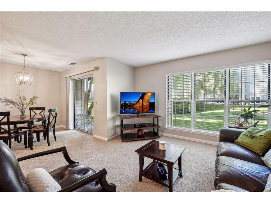 5988 Chasewood Parkway #4, Minnetonka, MN, 55343 | MLS: 6561686 | Edina ...