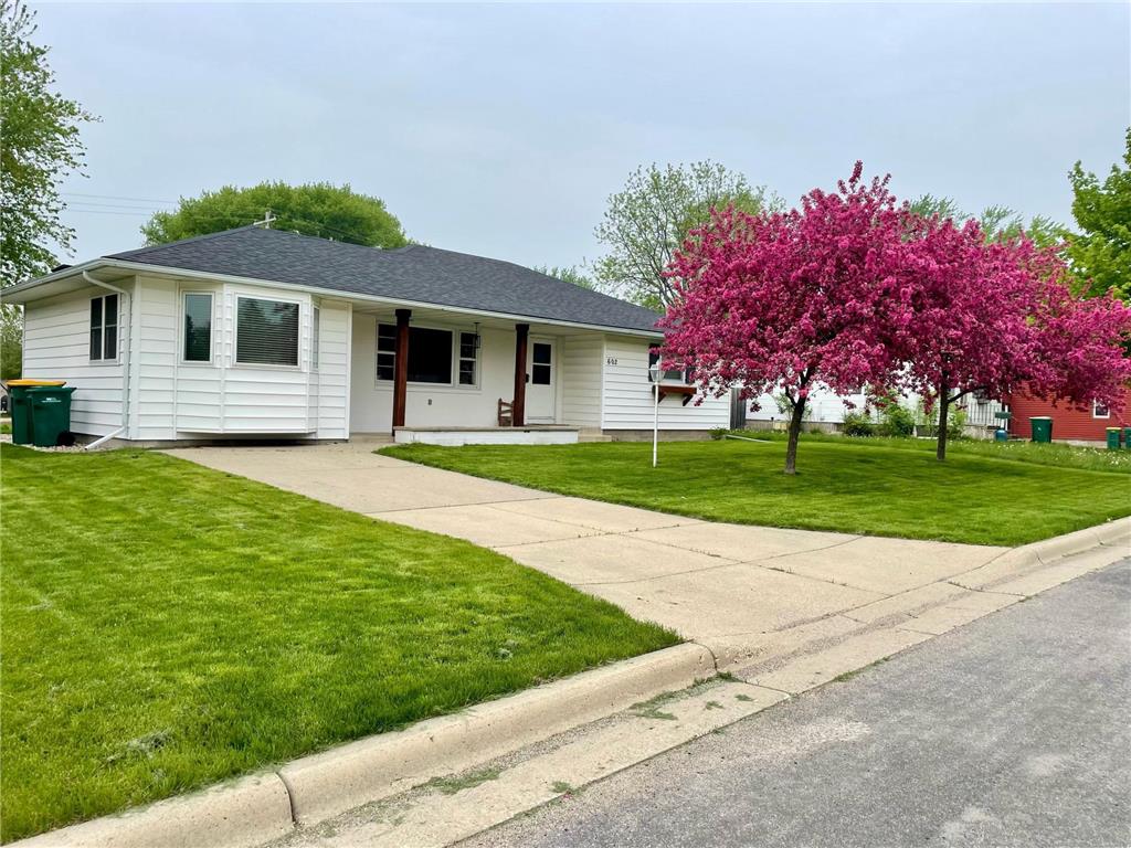 602 4th Street NE, Montgomery, MN, 56069 | MLS: 6348911 | Edina Realty