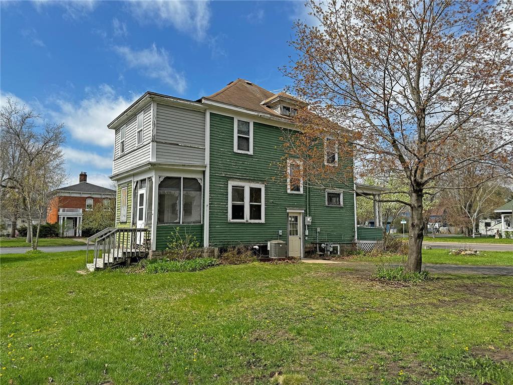 602 N Cascade Street, Osceola, WI, 54020 | MLS: 6527296 | Edina Realty