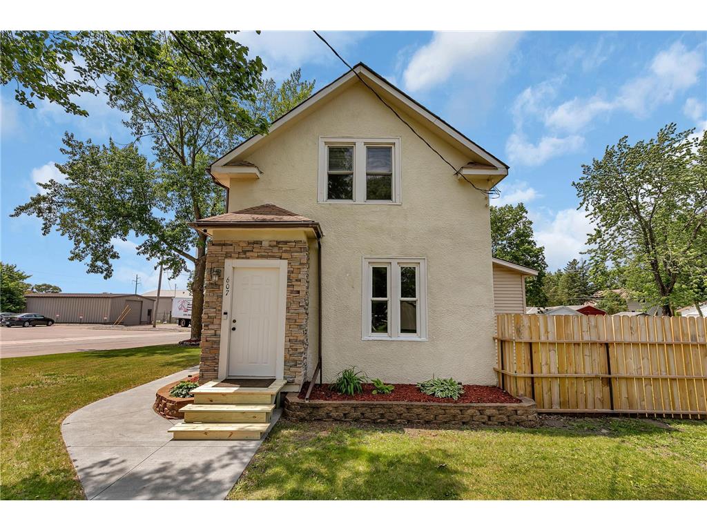 607 23rd Avenue N, Saint Cloud, MN, 56303 | MLS: 6731019 | Edina Realty