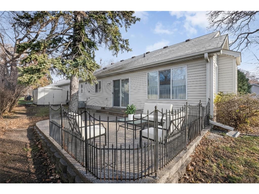 607 8th Street NE #A, Buffalo, MN, 55313 | MLS: 7028970 | Edina Realty