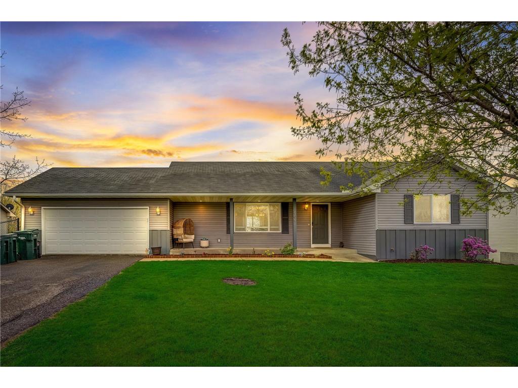 609 Hillcrest Drive, Roberts, WI, 54023 | MLS: 6529230 | Edina Realty