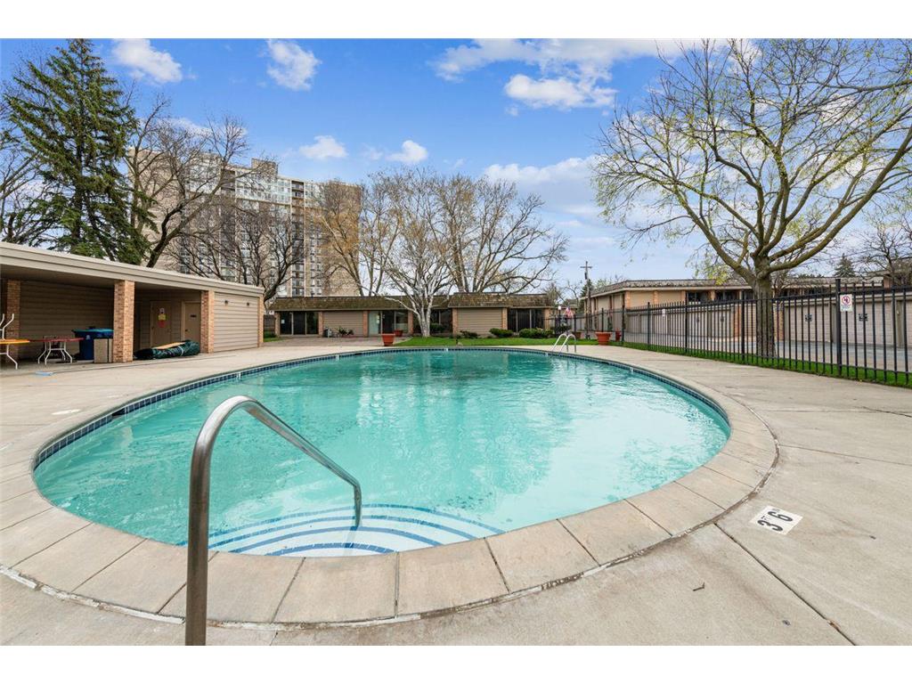 6301 Colony Way #2C, Edina, MN, 55435 | MLS: 6522608 | Edina Realty