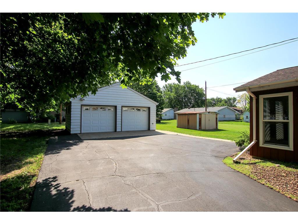 631 Mowbray Street, Stewart, MN, 55385 | MLS: 6720987 | Edina Realty