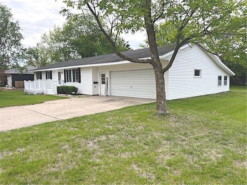 633 4th Avenue SW, Perham, MN, 56573 | MLS: 6730003 | Edina Realty