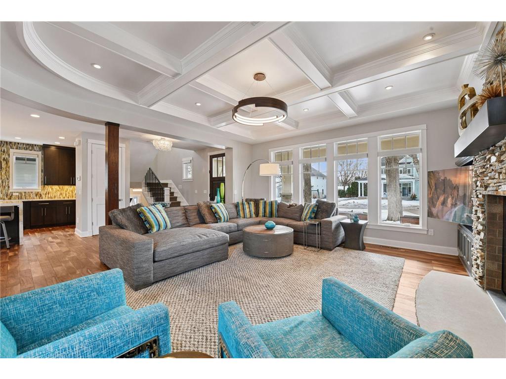 633 Park Street E, Wayzata, MN, 55391 | MLS: 7039937 | Edina Realty