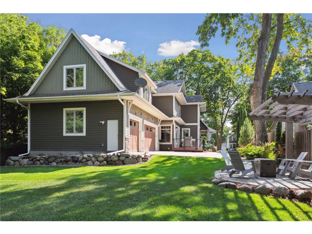 633 Park Street E, Wayzata, MN, 55391 | MLS: 7039937 | Edina Realty