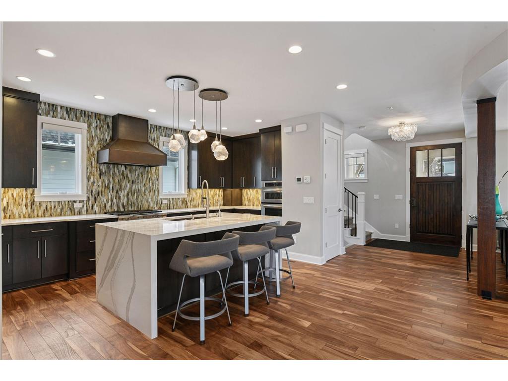 633 Park Street E, Wayzata, MN, 55391 | MLS: 7039937 | Edina Realty