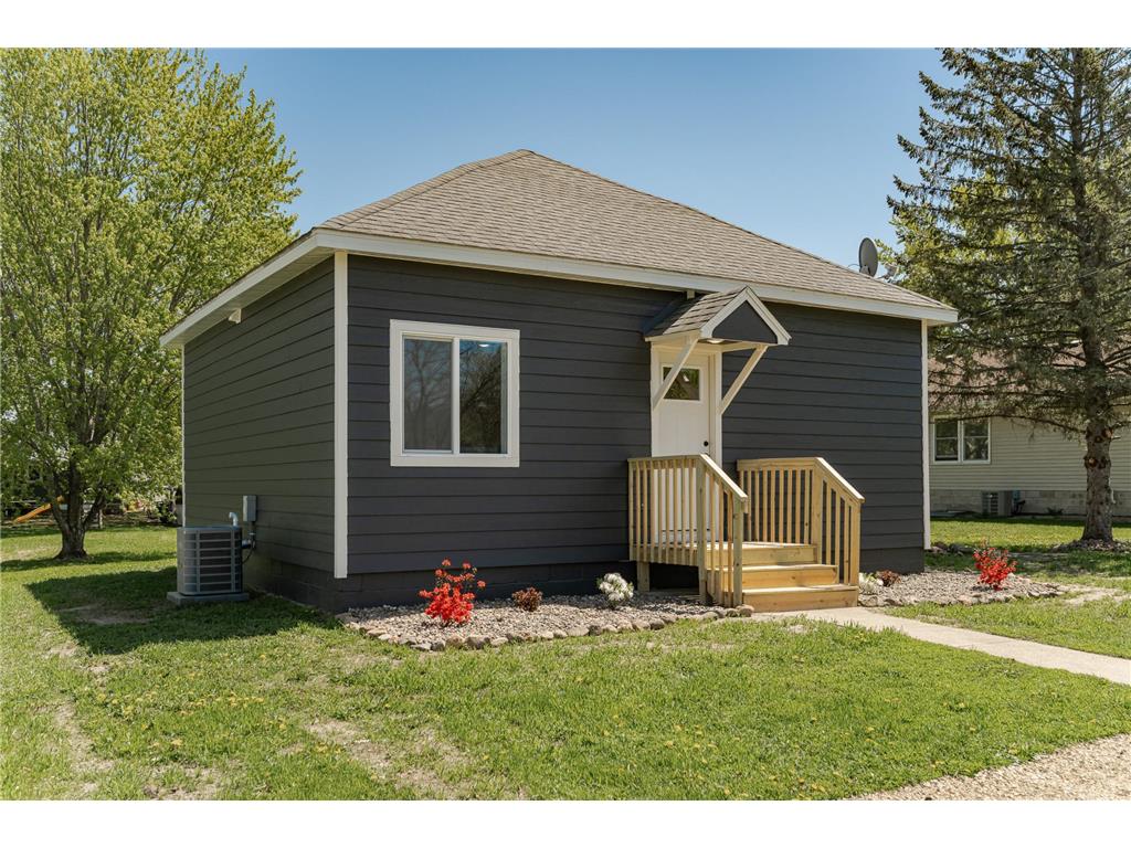 636 3rd Avenue NE, Mazeppa, MN, 55956 | MLS: 6719570 | Edina Realty