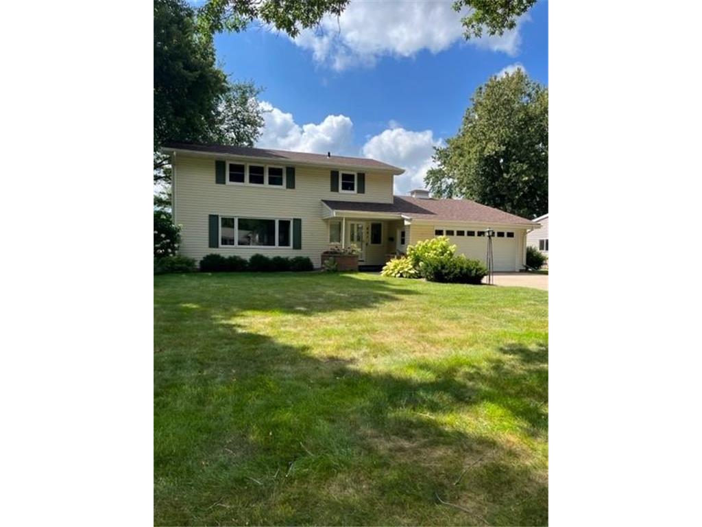 641 16th Street, Windom, MN, 56101 | MLS: 6676527 | Edina Realty