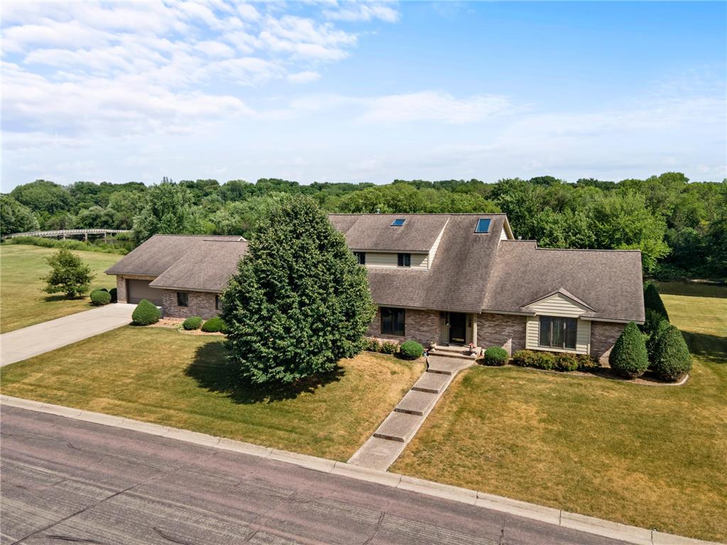 645 Riverwood Drive SW, Owatonna, MN, 55060 | MLS: 6512218 | Edina Realty