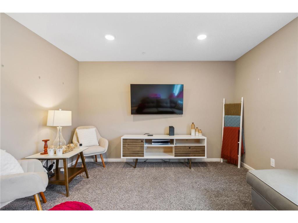 656 Town Center Parkway, Lino Lakes, MN, 55014 | MLS: 6523190 | Edina ...