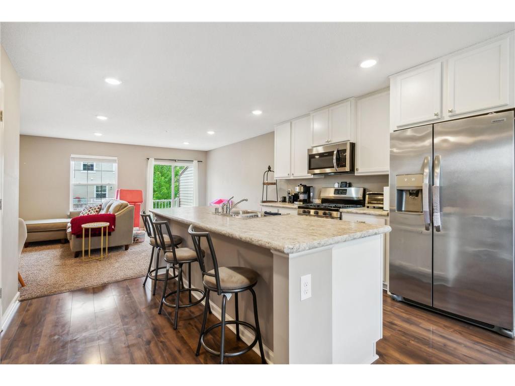 656 Town Center Parkway, Lino Lakes, MN, 55014 | MLS: 6523190 | Edina ...