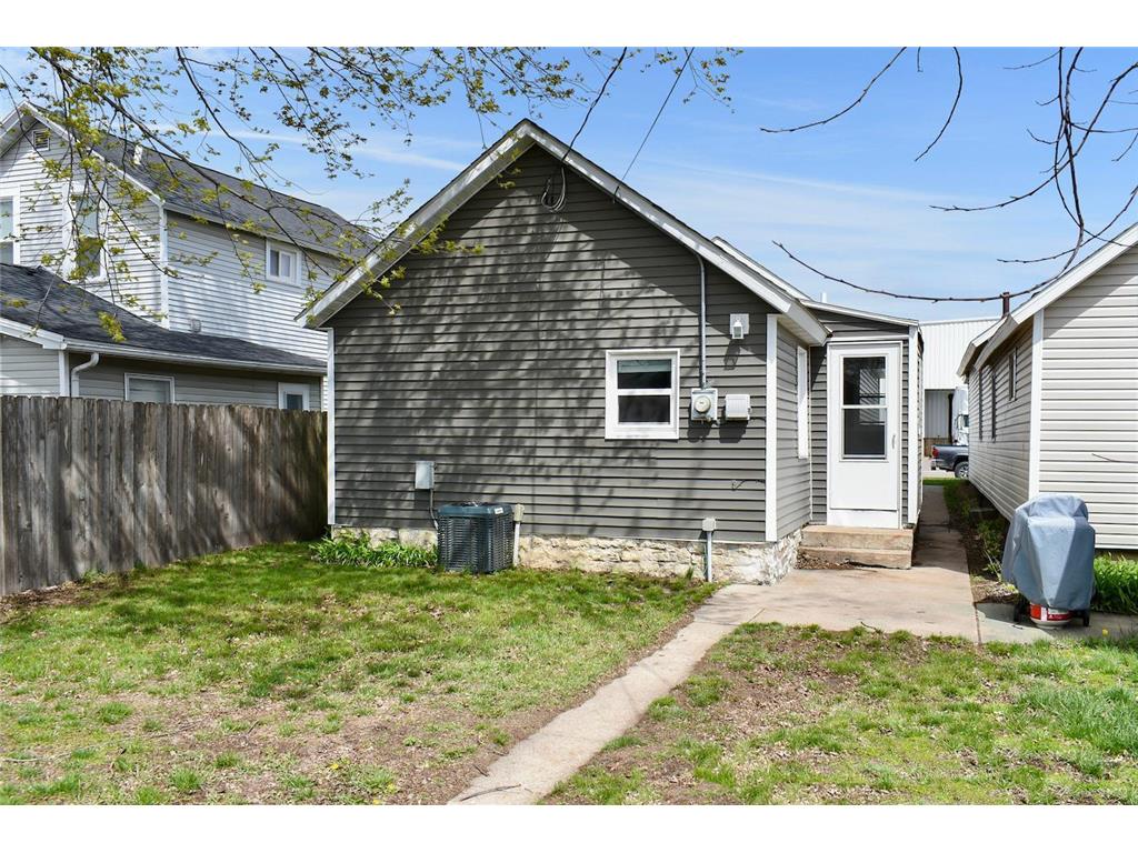 657 E 2nd Street, Winona, MN, 55987 | MLS: 6523902 | Edina Realty