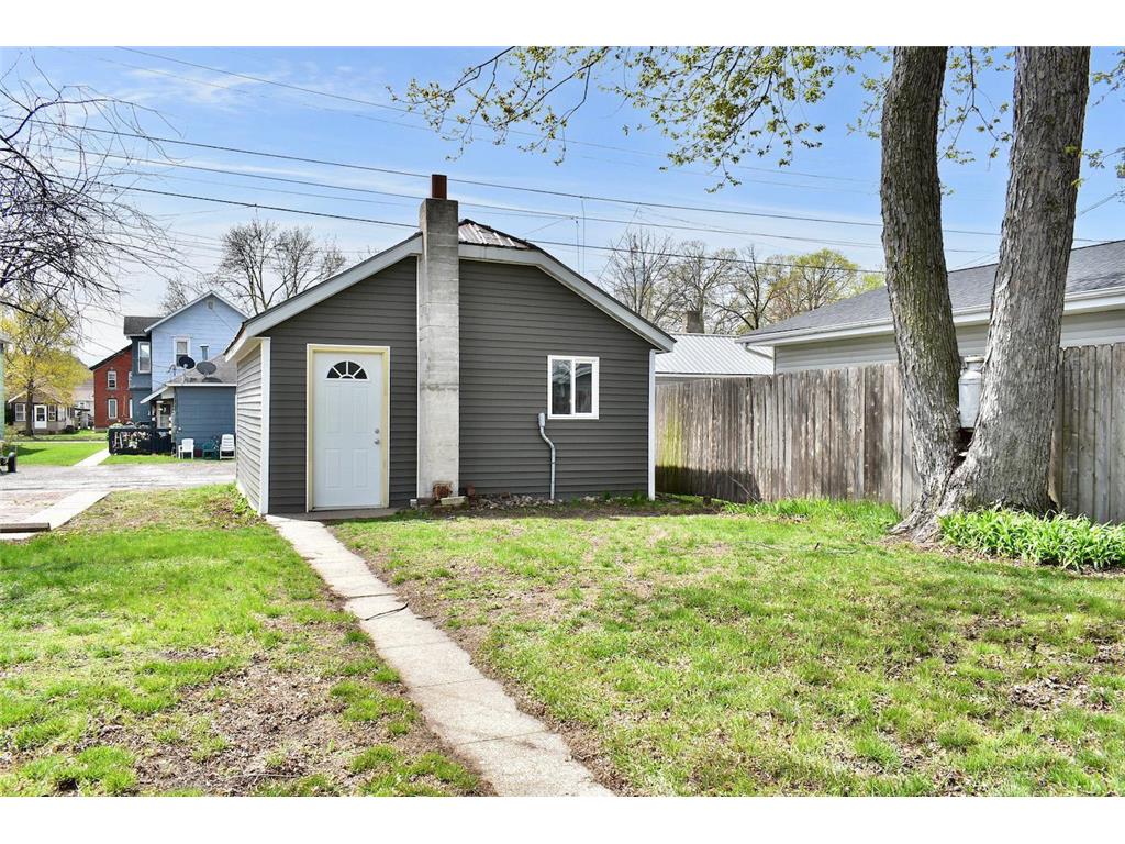 657 E 2nd Street, Winona, MN, 55987 | MLS: 6523902 | Edina Realty