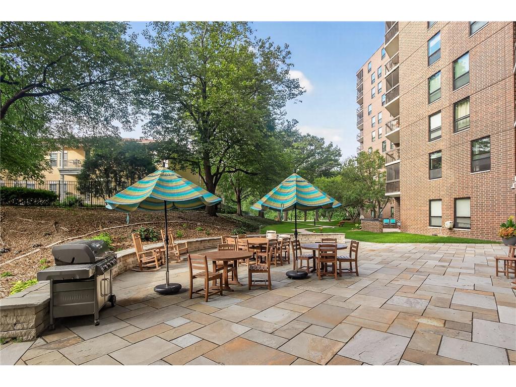 6615 Lake Shore Drive S #302, Richfield, MN, 55423 | MLS: 6775739 | Edina Realty