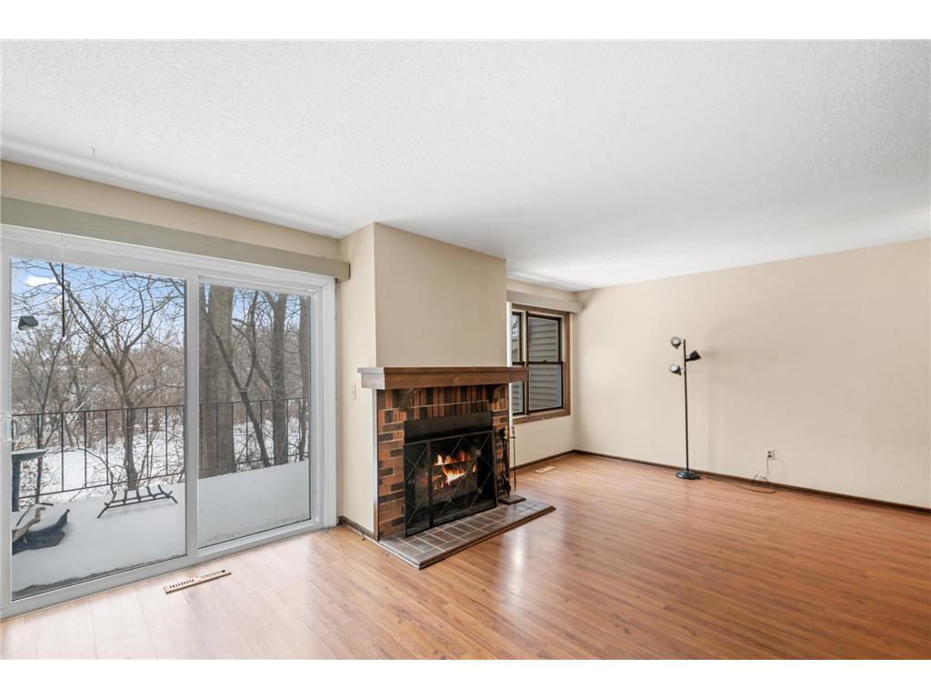 6680 Gretchen Lane N, Oakdale, MN, 55128 | MLS: 6652980 | Edina Realty