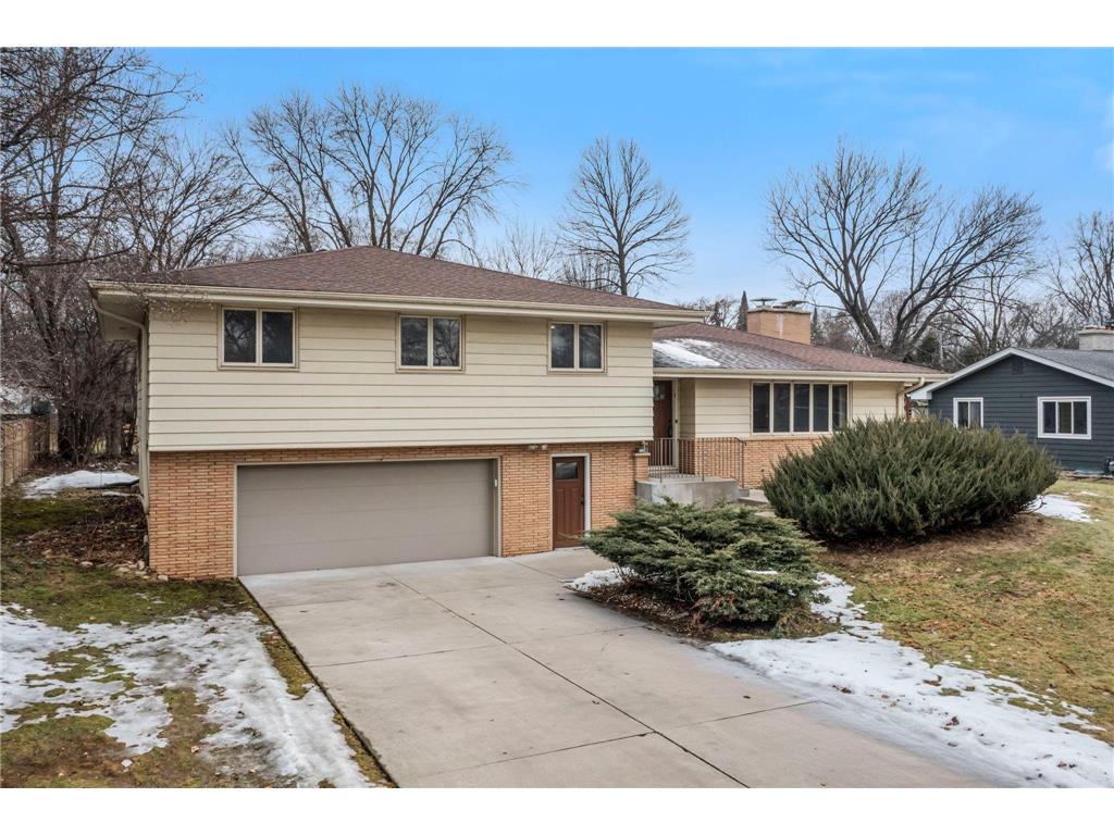 6704 Limerick Lane, Edina, MN, 55439 | MLS: 7016471 | Edina Realty