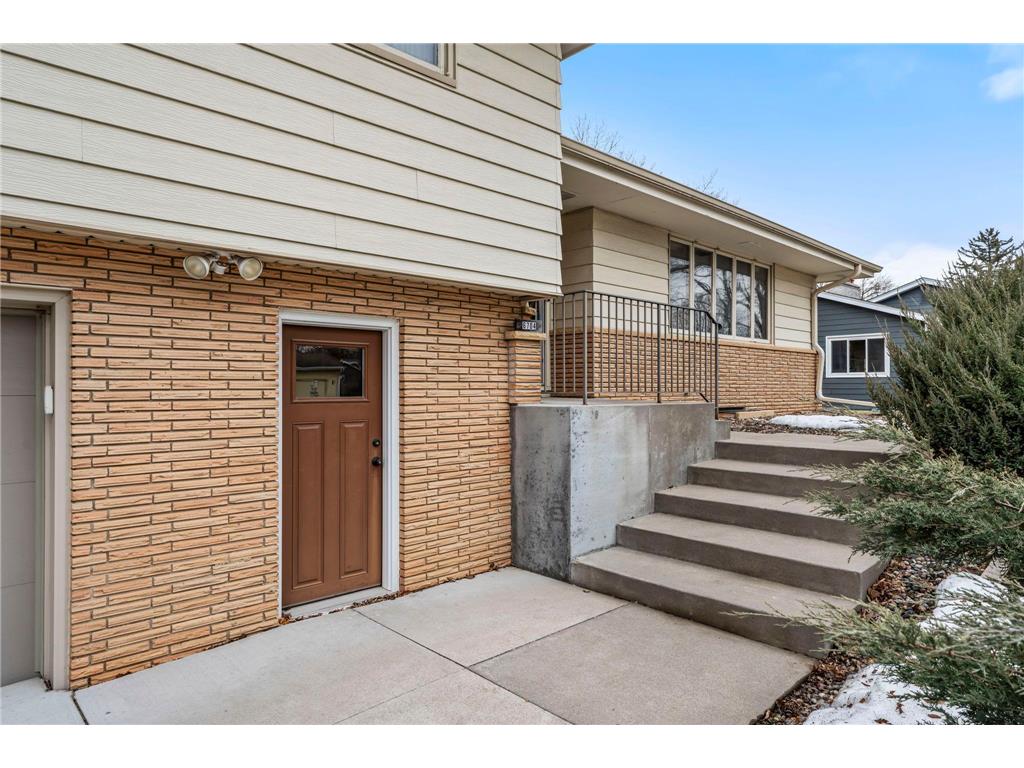 6704 Limerick Lane, Edina, MN, 55439 | MLS: 7016471 | Edina Realty