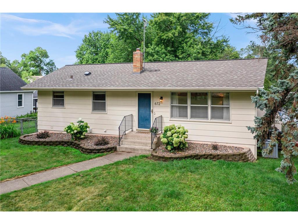 672 Goodview Avenue N, Oakdale, MN, 55128 | MLS: 6759889 | Edina Realty