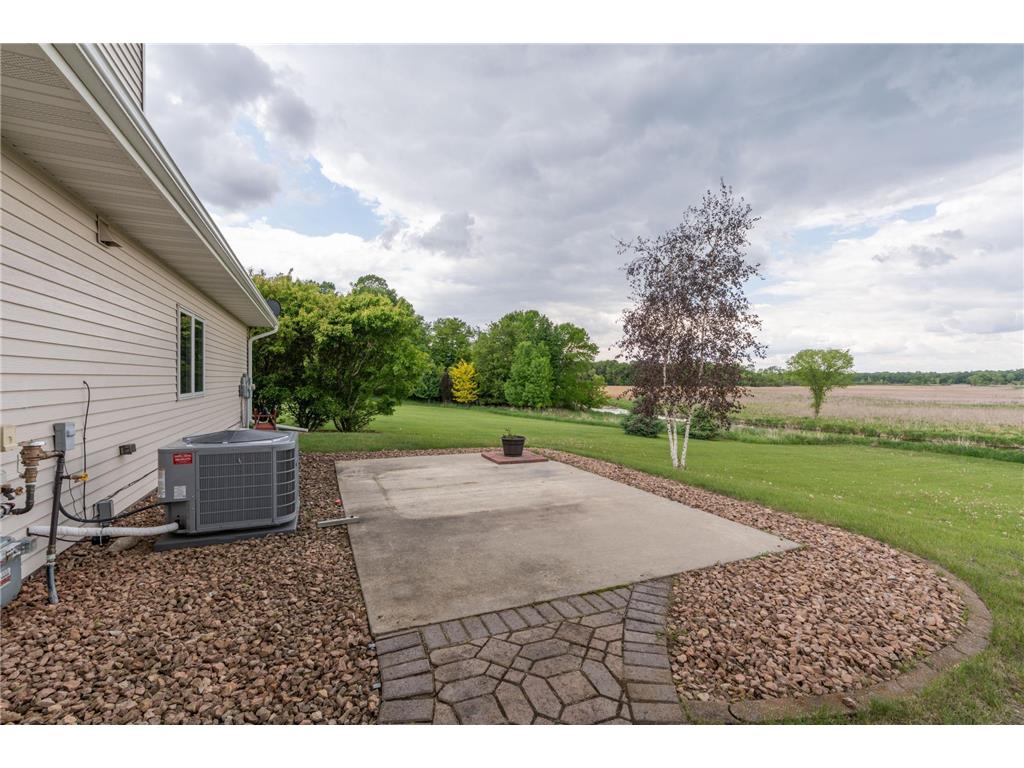 673 W River Drive, New London, MN, 56273 | MLS: 6724885 | Edina Realty