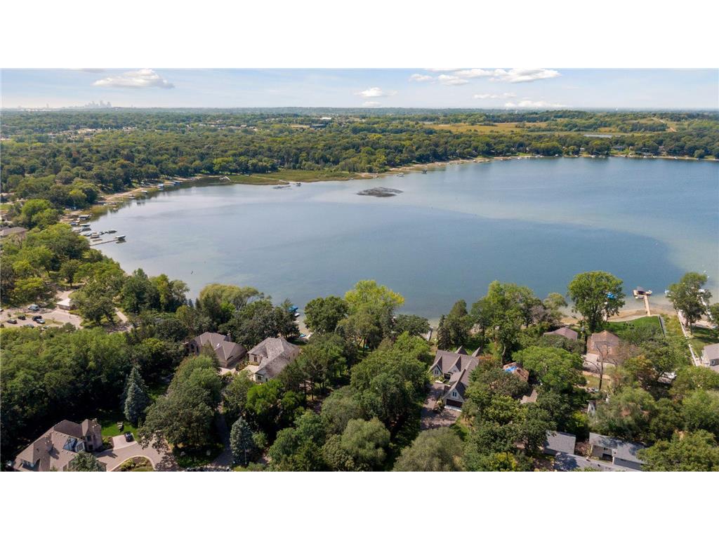 675 Sunset Court, Shoreview, MN, 55126 | MLS: 6460187 | Edina Realty