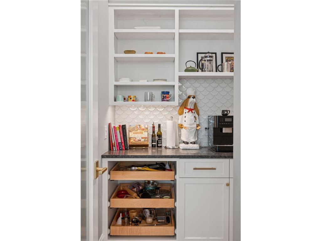 677 Shawnee Woods Road, Medina, MN, 55340 | MLS: 6724994 | Edina Realty