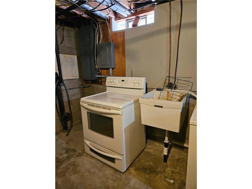 67923 270th Street, Alden, MN, 56009 | MLS: 6587963 | Edina Realty