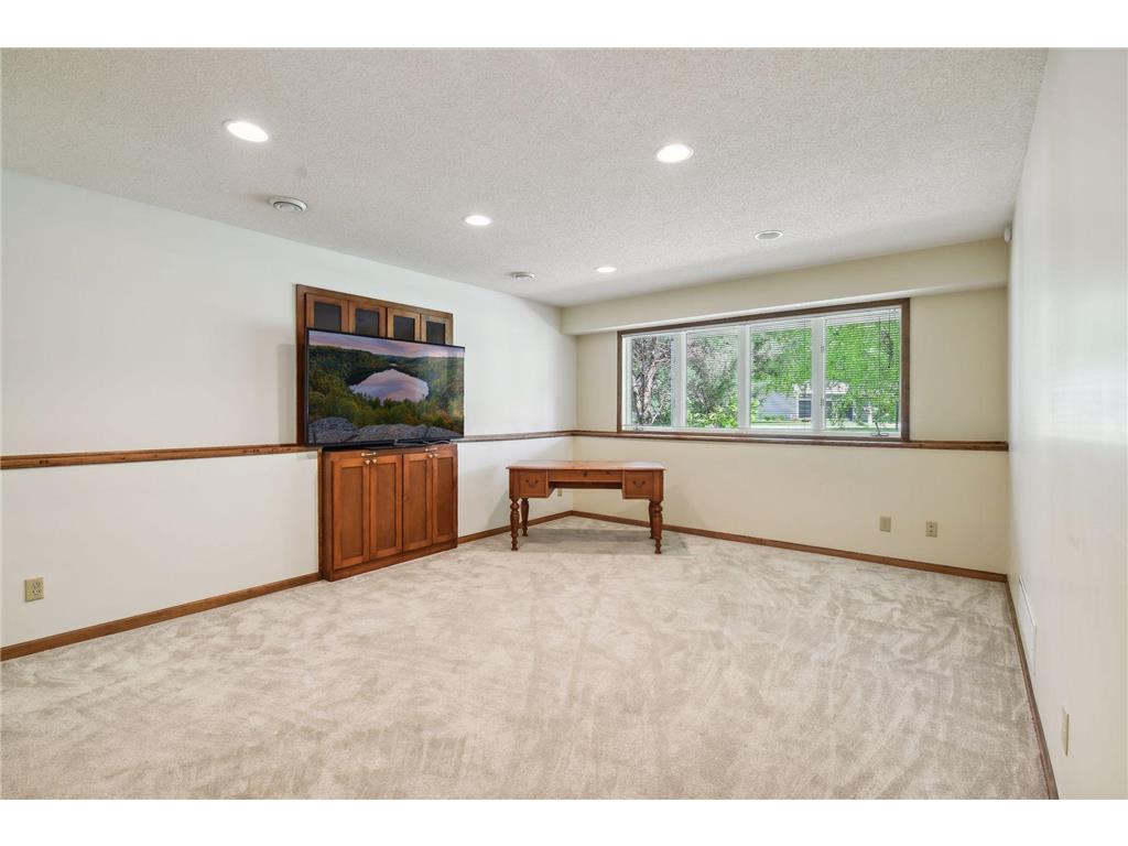 6801 W 82nd Street, Bloomington, MN, 55438 | MLS: 6578723 | Edina Realty