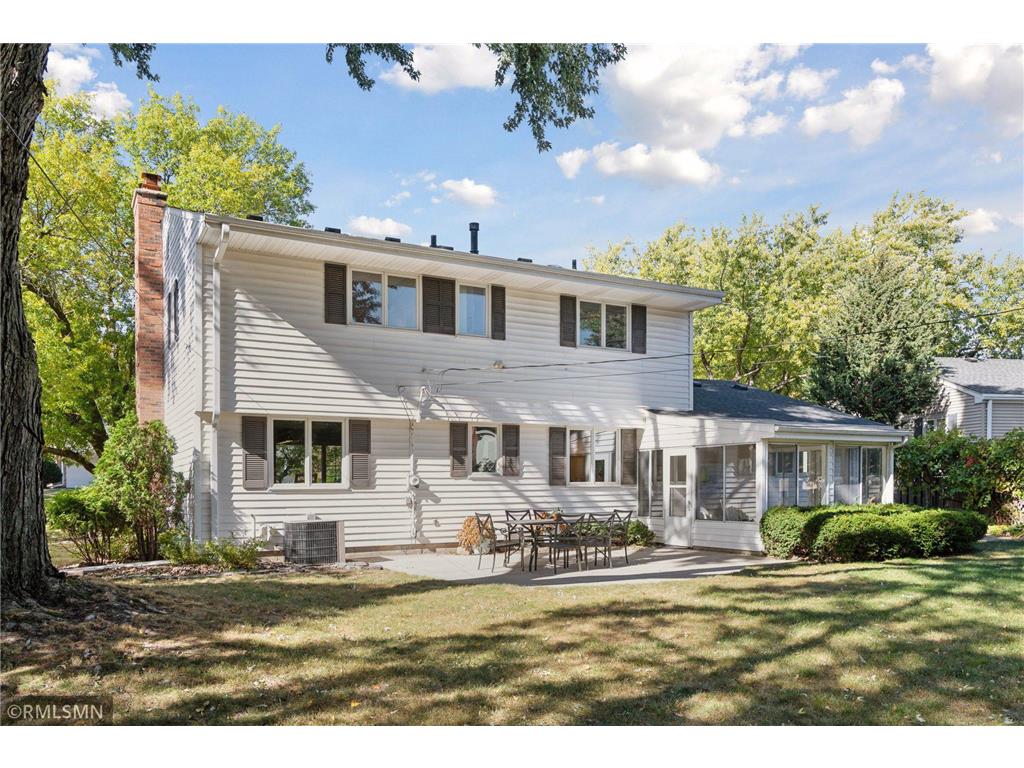 6821 Chapel Lane, Edina, MN, 55439 | MLS: 6621662 | Edina Realty