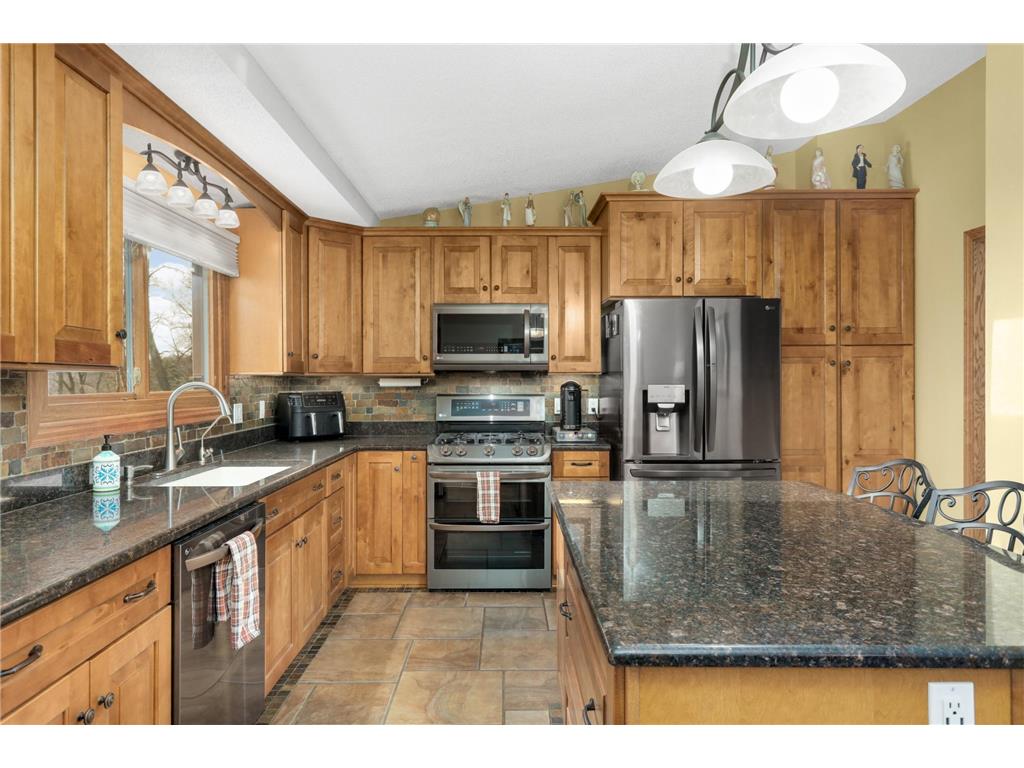 6948 Raven Court, Eden Prairie, MN, 55346 | MLS: 7021402 | Edina Realty