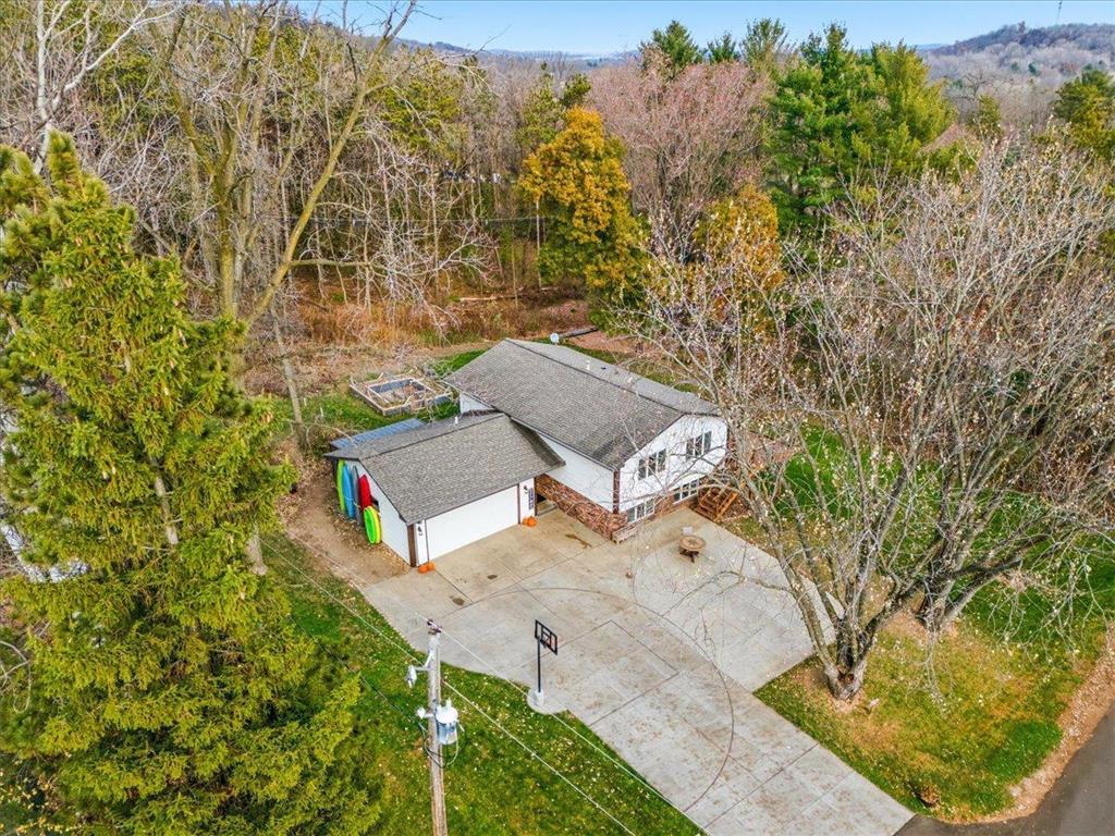 70 Oak Ridge Drive, Troy Twp, WI, 54022 | MLS: 6815839 | Edina Realty