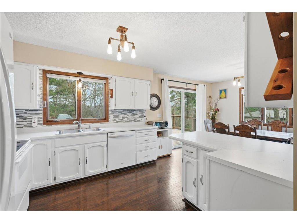 70 Oak Ridge Drive, Troy Twp, WI, 54022 | MLS: 6815839 | Edina Realty