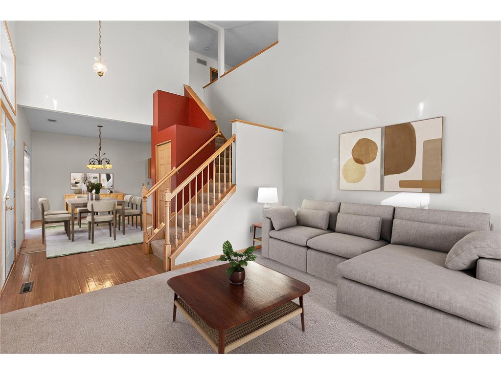 700 Kingfisher Lane #F, Woodbury, MN, 55125 | MLS: 6810023 | Edina Realty