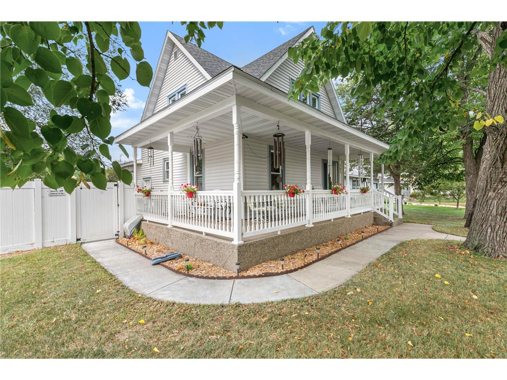 703 23rd Avenue N, Saint Cloud, MN, 56303 | MLS: 6432892 | Edina Realty