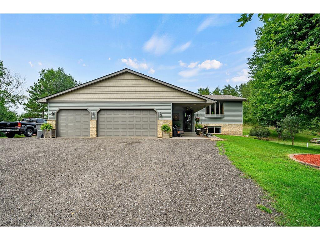 704 Old Hopkins Place, Hudson, WI, 54016 | MLS: 6413494 | Edina Realty