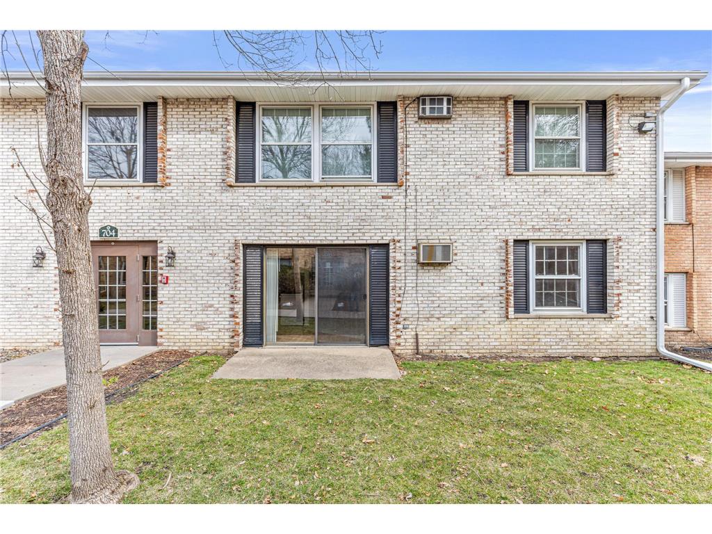 704 Old Settlers Trail #1, Hopkins, MN, 55343 | MLS: 6510101 | Edina Realty
