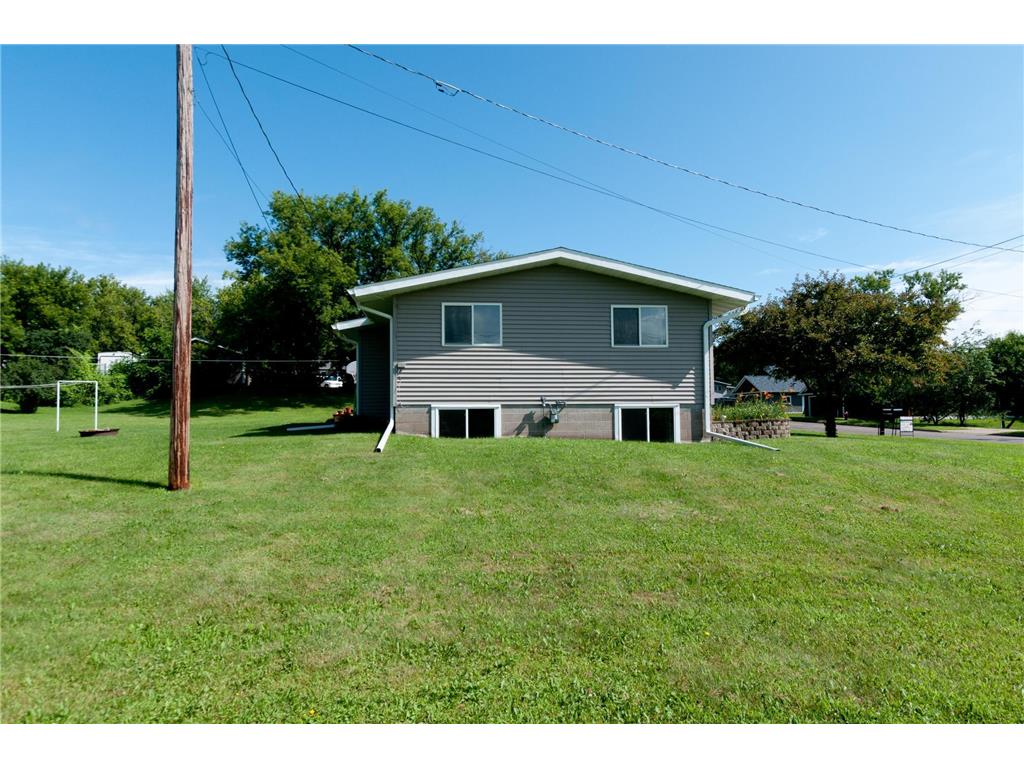 704 S Wisconsin Avenue, Rice Lake, WI, 54868 | MLS: 6758823 | Edina Realty