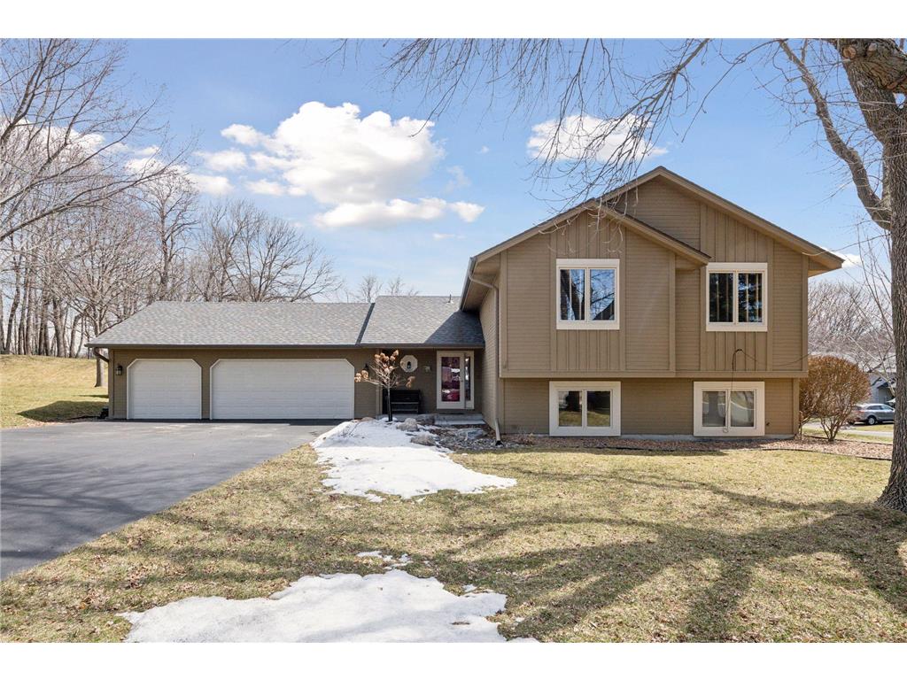 7061 Derby Drive, Chanhassen, MN, 55317 | MLS: 6512536 | Edina Realty