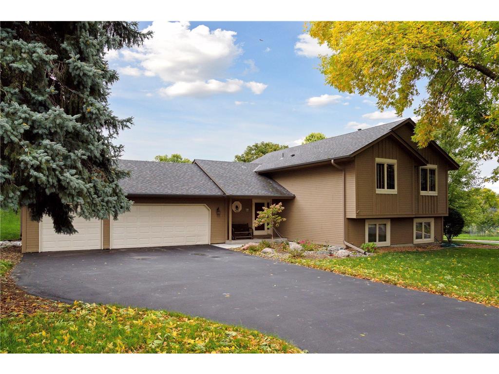 7061 Derby Drive, Chanhassen, MN, 55317 | MLS: 6512536 | Edina Realty