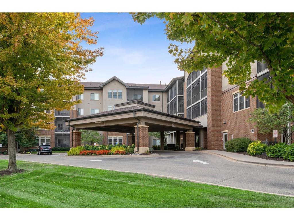 7100 Metro Boulevard #202, Edina, MN, 55439 | MLS: 6391004 | Edina Realty