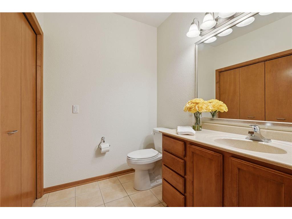 7100 Metro Boulevard #401, Edina, MN, 55439 | MLS: 6757445 | Edina Realty
