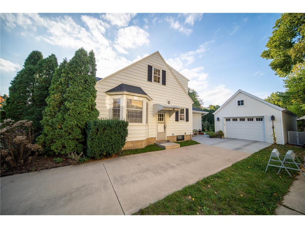 713 11th Street SW, Rochester, MN, 55902 | MLS: 6522119 | Edina Realty