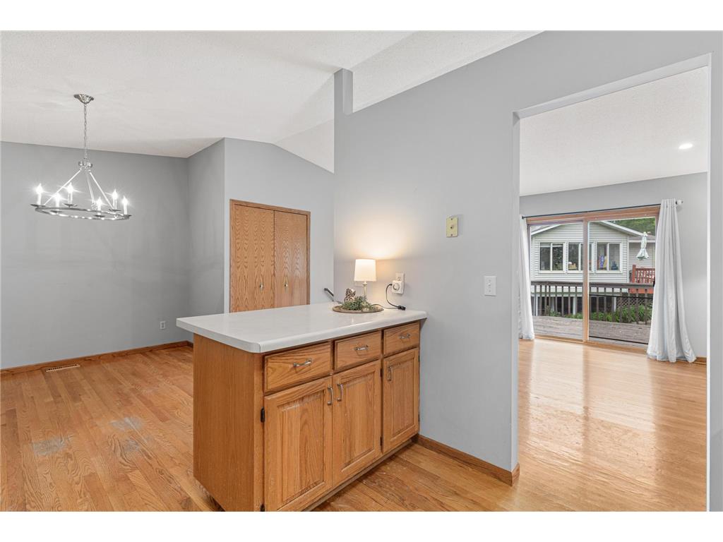 7174 Robinwood Court, Woodbury, MN, 55125 | MLS: 6735444 | Edina Realty