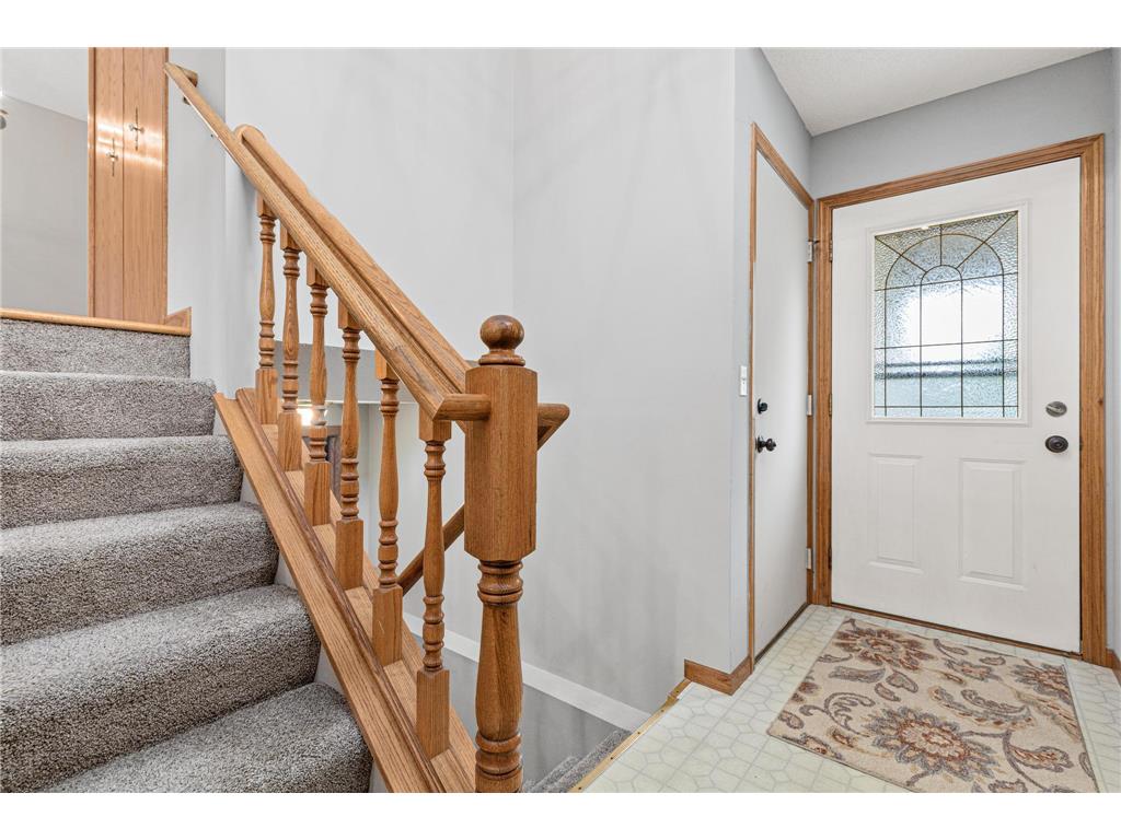 7174 Robinwood Court, Woodbury, MN, 55125 | MLS: 6735444 | Edina Realty