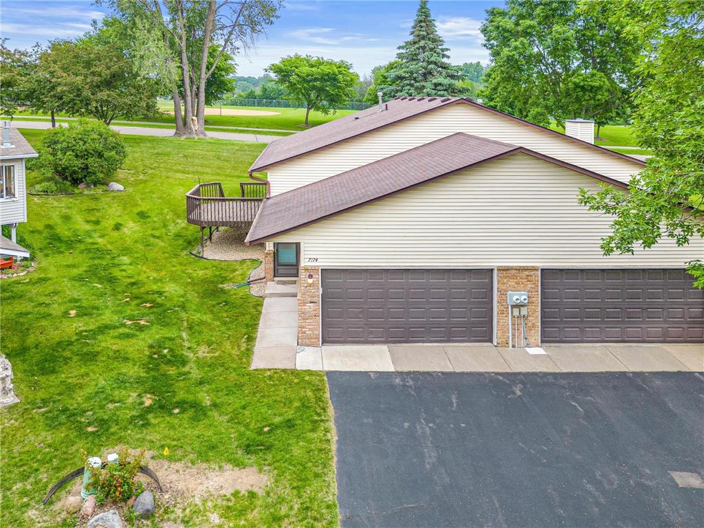 7174 Robinwood Court, Woodbury, MN, 55125 | MLS: 6735444 | Edina Realty