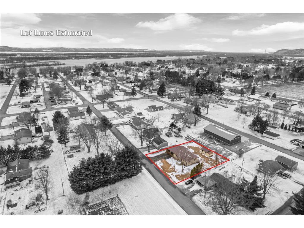72 E 7th Street, Buffalo City, WI, 54622 | MLS: 6675698 | Edina Realty