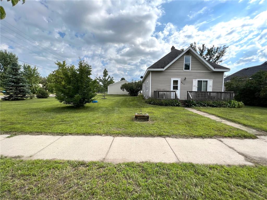 722 Wisconsin Avenue SE Staples MN 56479 MLS 6305323 Edina Realty 722 Wisconsin Avenue SE Staples MN 56479 MLS 6305323 Edina Realty